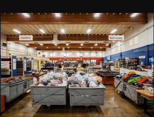 PENDLETON WOOLEN MILL STORE - Updated December 2025 - 71 Photos & 35 ...