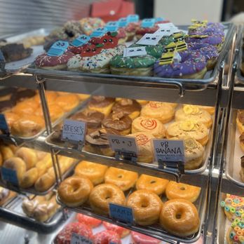 CALIFORNIA DONUTS - Updated January 2025 - 6320 Photos & 3112 Reviews ...