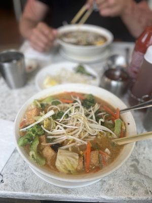 PHO 37 - Updated July 2024 - 332 Photos & 127 Reviews - 1008-8300 ...