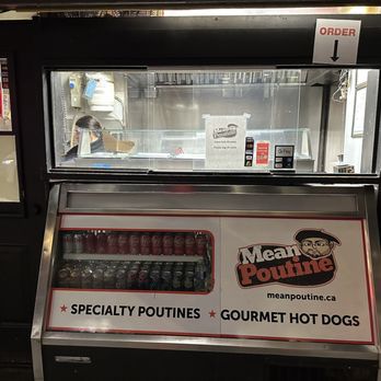 MEAN POUTINE - Updated October 2025 - 308 Photos & 306 Reviews - 718 ...