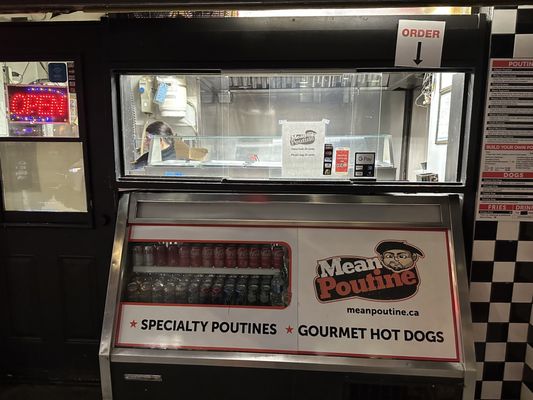 MEAN POUTINE - Updated July 2025 - 304 Photos & 304 Reviews - 718 ...