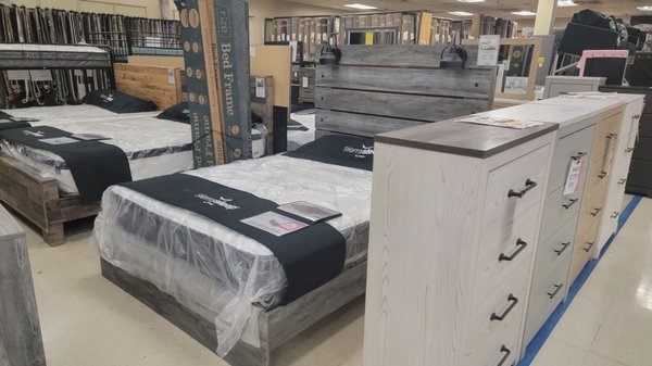 ROSES - Updated October 2025 - 74 Photos & 17 Reviews - 6529 College ...