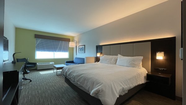 HOLIDAY INN EXPRESS & SUITES PHOENIX DWTN - STATE CAPITOL - Updated May ...