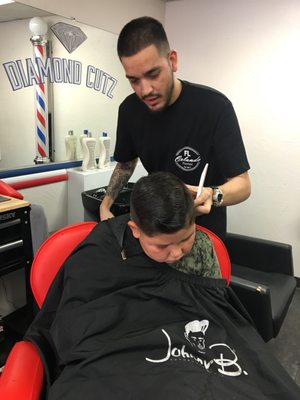 DIAMOND CUTZ BARBERSHOP - Updated September 2025 - 15 Photos - 226 S ...
