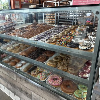 RANDY’S DONUTS - Updated July 2025 - 576 Photos & 416 Reviews - 8721 ...