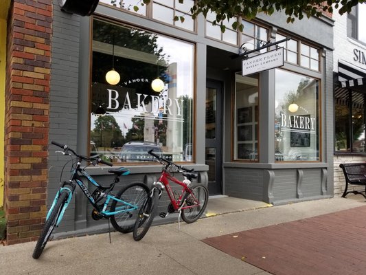 VANDER PLOEG BAKERY - 29 Photos & 28 Reviews - 711 Franklin St, Pella ...