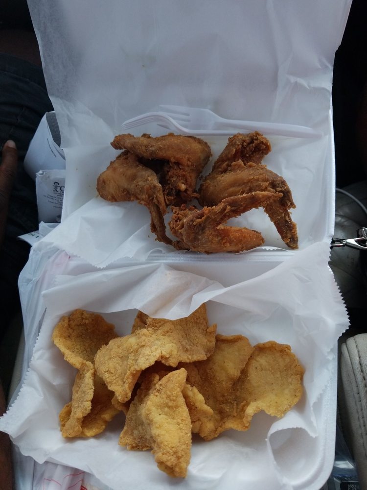 BLUE BAY RESTAURANT - 30 Photos & 25 Reviews - Seafood - 7642 City Ave ...