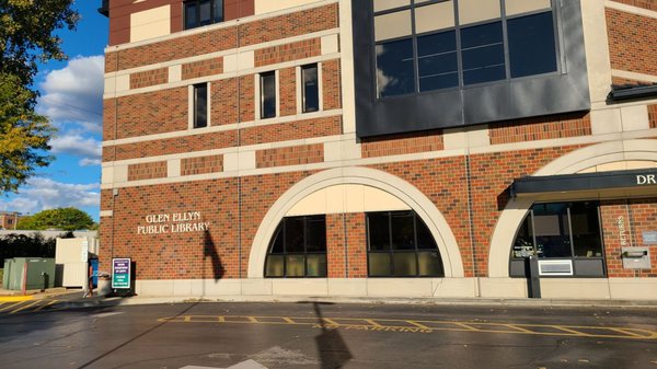 GLEN ELLYN PUBLIC LIBRARY - Updated June 2026 - 16 Photos & 24 Reviews ...