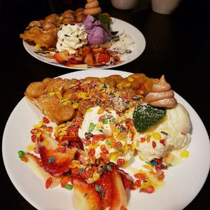 POOP CAFE - 918 Photos & 270 Reviews - 706 Bloor St W, Toronto, ON ...