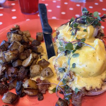 THE FRIENDLY TOAST - Updated December 2024 - 581 Photos & 687 Reviews ...