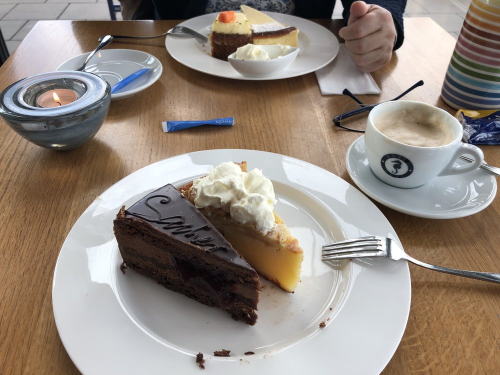 RESTAURANT BOOTSHAUS - 51 Photos & 80 Reviews - Victor-Hugo-Ufer 1 ...