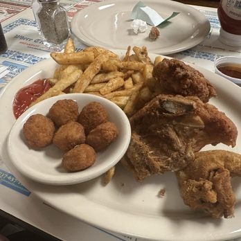 DUTCH COUNTRY RESTAURANT - Updated October 2025 - 43 Photos & 143 ...