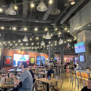 TAP SPORTS BAR EXCALIBUR - Updated September 2025 - 193 Photos & 71 ...
