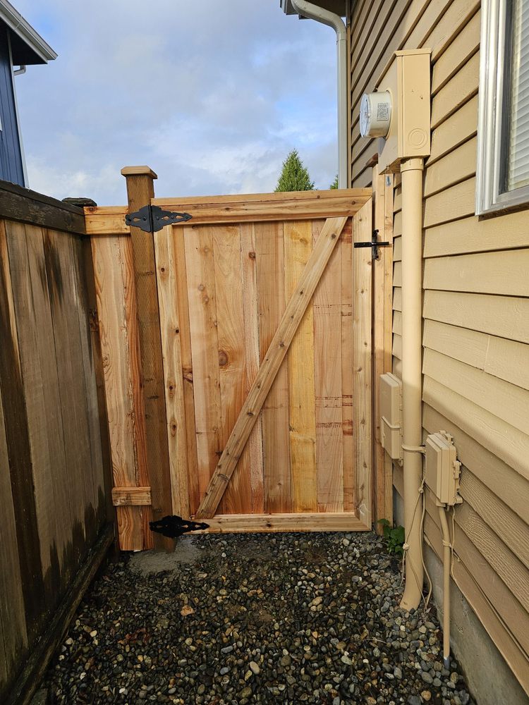 BLUE RIBBON FENCE - Updated December 2025 - Kent, Washington - Fences ...