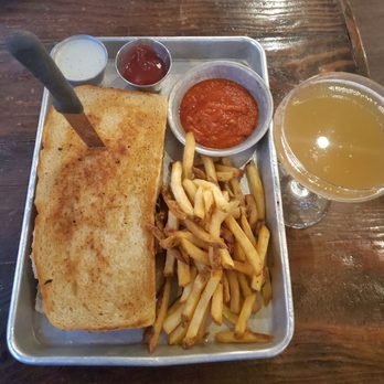 ME & BILLY - Updated August 2025 - 185 Photos & 381 Reviews - 200 W 3rd ...