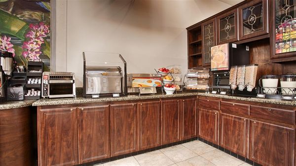 BEST WESTERN OXNARD INN - Updated December 2025 - 235 Photos & 92 ...