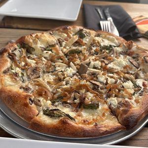 WHITECAPS PIZZA - 362 Photos & 661 Reviews - 8290 N Lake Blvd, Kings ...
