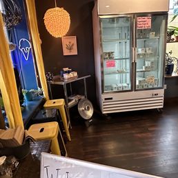 BUTTERCUP - Updated December 2025 - 138 Photos & 189 Reviews - 35915 ...