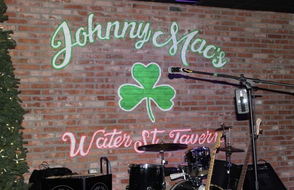 JOHNNY MAC’S SPORTS BAR & GRILL - Updated September 2025 - 90 Photos ...