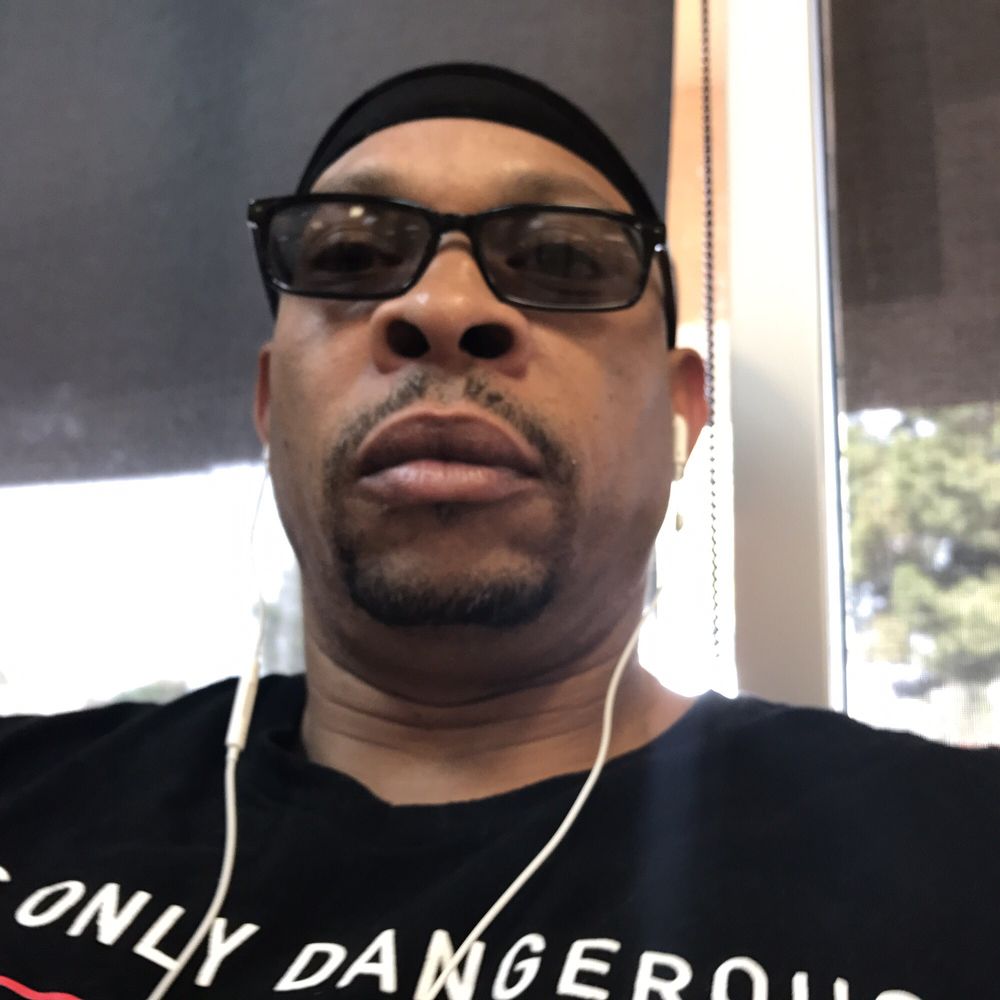 Sarah Strazza's Instagram, Twitter & Facebook on IDCrawl