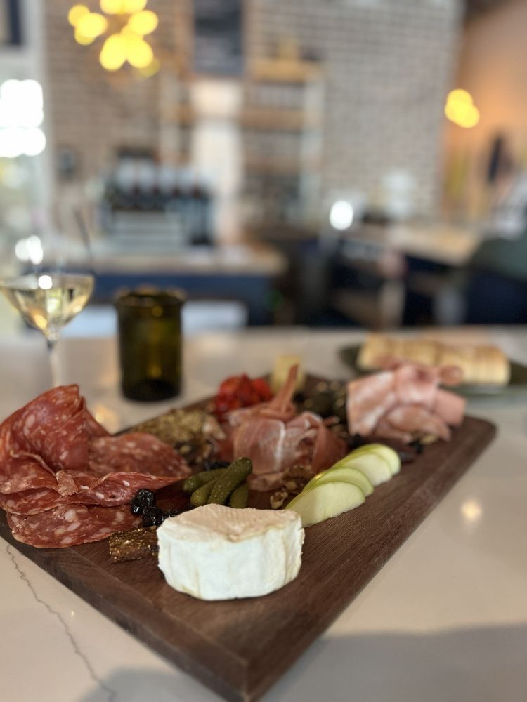 WINE TIME BLUFFTON - Updated January 2025 - 27 Photos & 16 Reviews - 6 ...