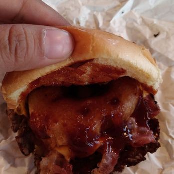 FAMBURGER - Updated June 2025 - 19 Photos & 40 Reviews - 1400 E 2nd Ave ...