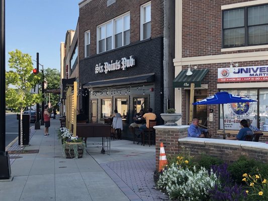 SIX POINTS PUB - Updated August 2024 - 120 Photos & 91 Reviews - 574 ...