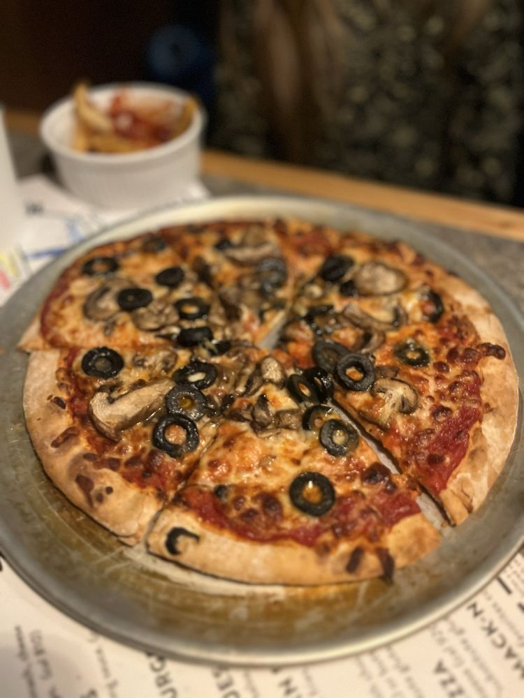 MACKENZIE RIVER PIZZA, GRILL & PUB - Updated May 2025 - 214 Photos ...