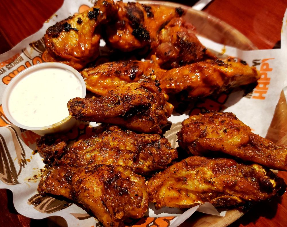 HOOTERS - 110 Photos & 62 Reviews - Chicken Wings - 1801 W Mercury Blvd ...