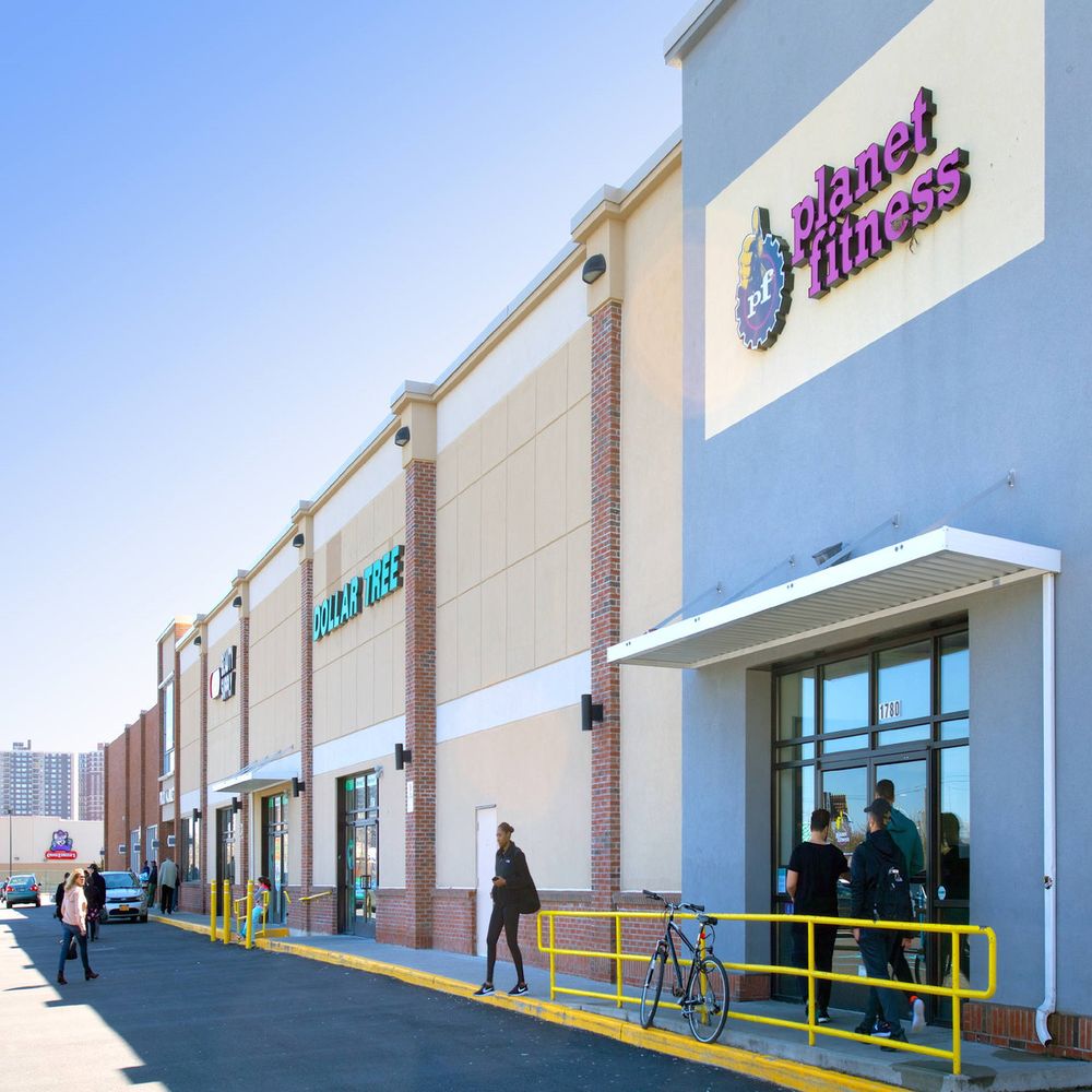 GUN HILL COMMONS - Updated September 2024 - 1750-1780 Gun Hill Rd ...