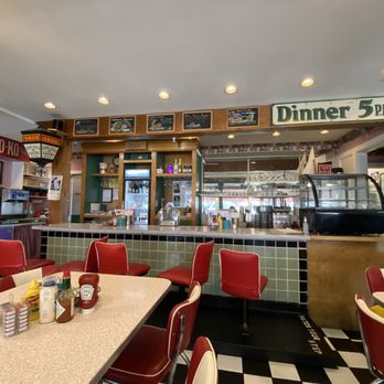 EDGARTOWN DINER - Updated July 2025 - 110 Photos & 107 Reviews - 65 ...