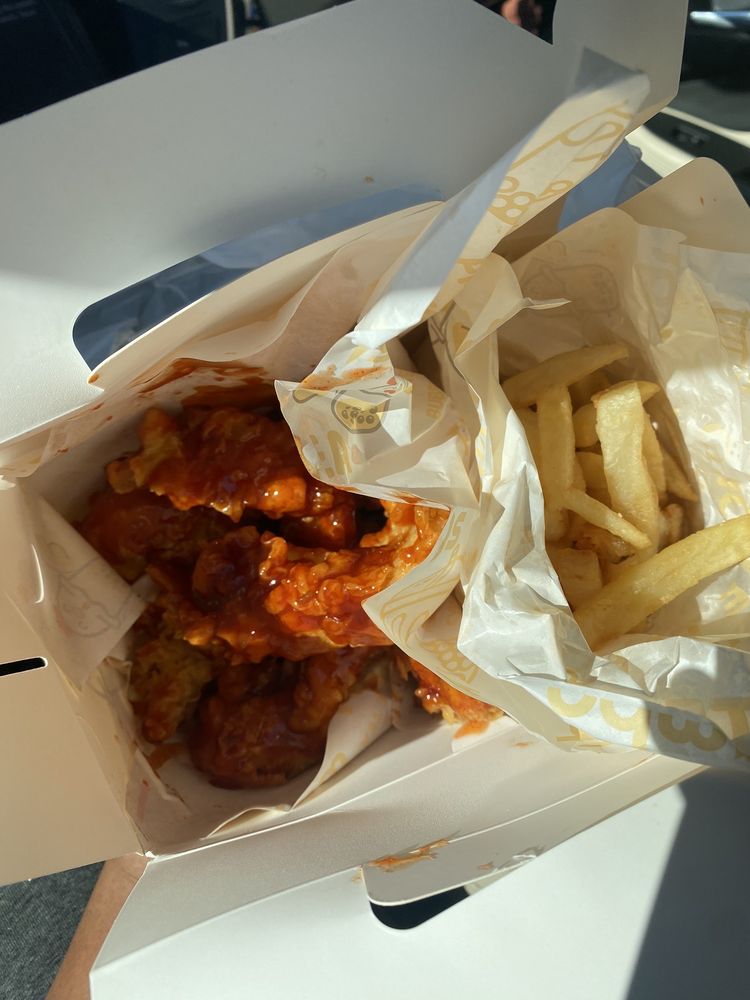 MAMBO WINGS - Updated November 2024 - 10 Photos - 6214 N Western Ave ...