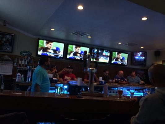 ROCKAFELLA’S SPORTS BAR & GRILL - Updated August 2024 - 45 Photos & 42 ...