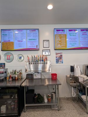 MUDSHARK PIZZA AND PASTA - Updated January 2026 - 31 Photos & 29 ...