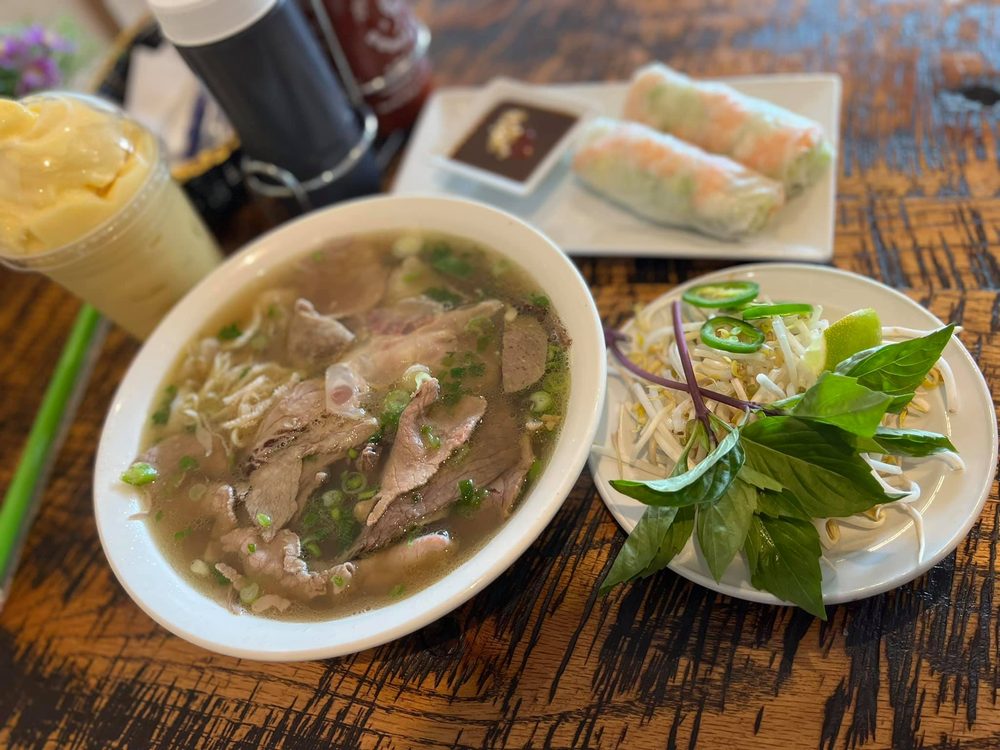 PHO GOLDEN XPRESS - Updated January 2025 - 84 Photos & 35 Reviews ...
