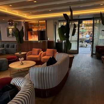 BAR LIS - Updated December 2024 - 408 Photos & 277 Reviews - 1541 ...