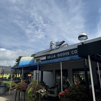 BELLA GOOSE COFFEE - CAFE ON THE RIVER - Updated January 2025 - 435 ...