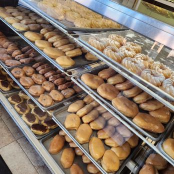 BIAGIO’S DONUT SHOP & PIZZERIA - Updated October 2025 - 107 Photos ...