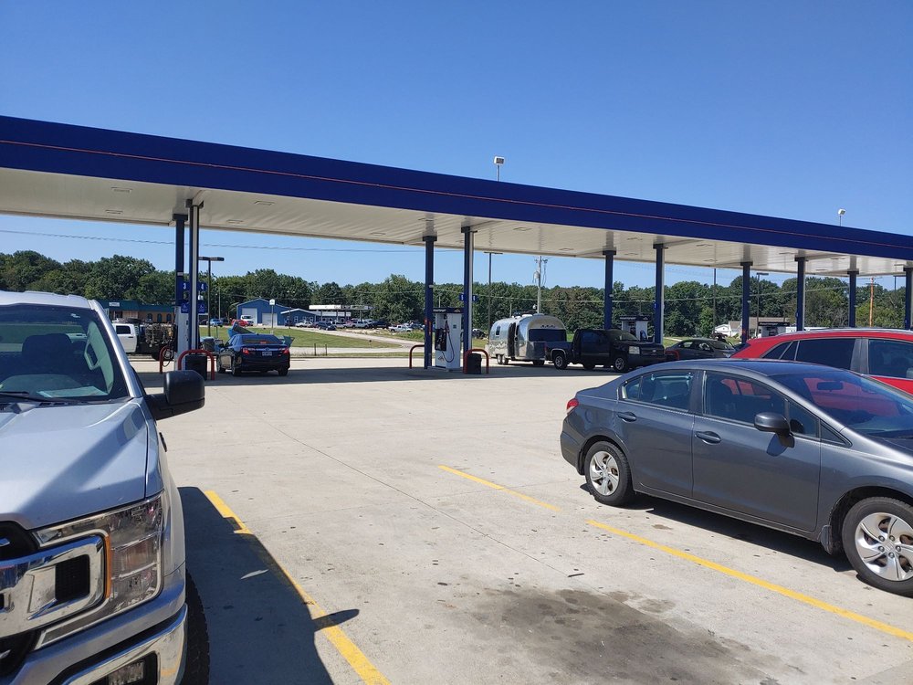 ROAD RANGER - Updated August 2025 - 17 Photos - 2003 Illinois Hwy 1 ...