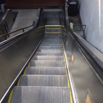 CLARENDON METRO STATION - Updated December 2025 - 37 Photos & 18 ...