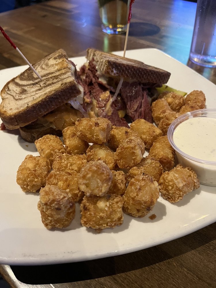 FRONT ROW BAR - EATERY - EVENTS - Updated November 2024 - 26 Photos ...