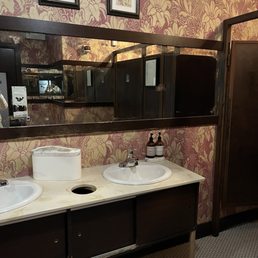 CAFE TOUCHE FRENCH BISTRO & WINE BAR - Updated December 2025 - 295 ...