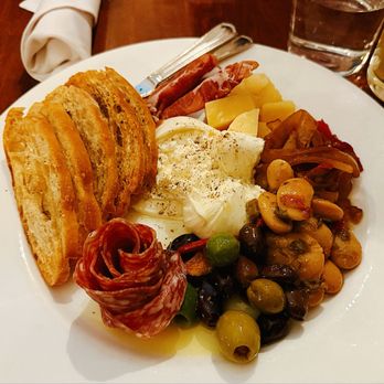 TREVI 5 - Updated December 2025 - 191 Photos & 114 Reviews - 100 Hotel ...