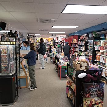 COMICS PLACE - Updated November 2025 - 19 Photos & 28 Reviews - 105 E ...