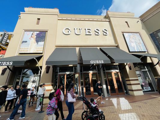 GUESS CITADEL OUTLET ACCESSORY STORE - Updated October 2025 - 25 Photos ...