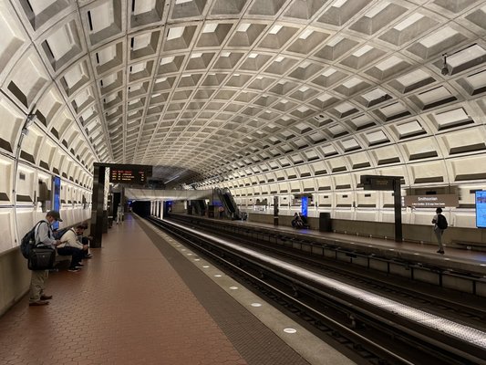 SMITHSONIAN METRO STATION - Updated December 2025 - 88 Photos & 44 ...