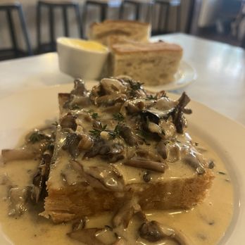 THE ESSENTIAL - Updated December 2025 - 685 Photos & 469 Reviews - 2215 ...