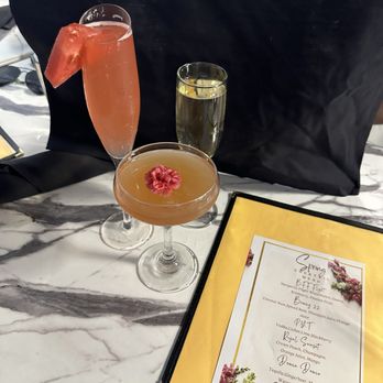 TABLE 22 - Updated August 2024 - 139 Photos & 74 Reviews - 4924 E Busch Blvd, Tampa, Florida ...