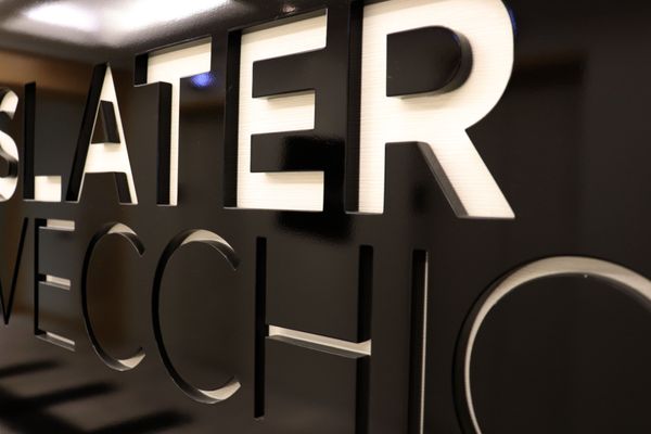 SLATER VECCHIO - Updated January 2026 - 18 Photos - 777 Dunsmuir Street ...