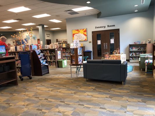 HENDERSONVILLE PUBLIC LIBRARY - Updated December 2025 - 22 Photos & 12 ...